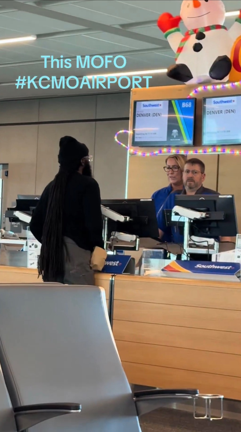Unruly traveler threatens to slap Southwest workers during wild airport ...