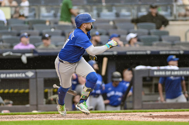 Should the Yankees seriously consider a pursuit of Bo Bichette?