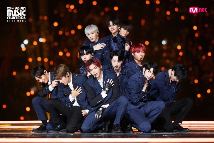 'Tân binh huyền thoại' Wanna One tái hợp sau 7 năm tan rã