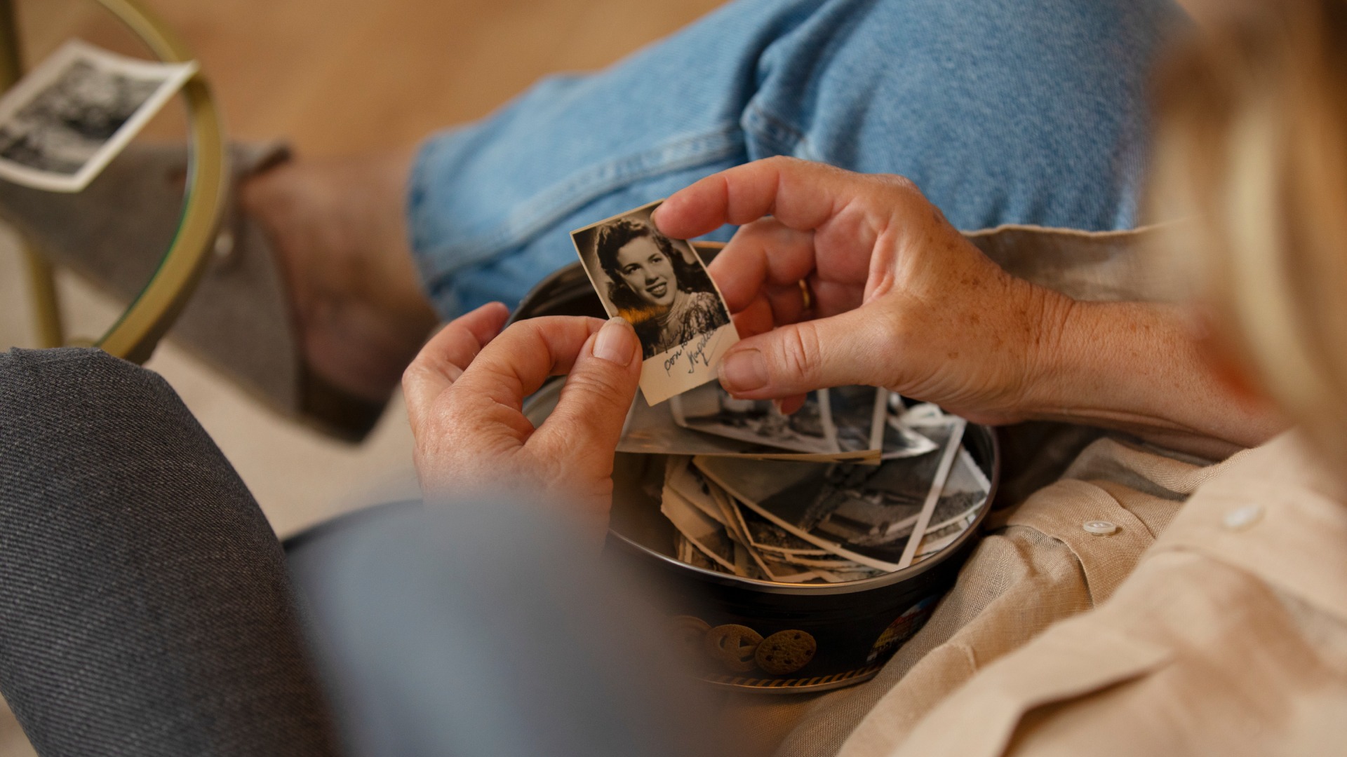 Varför håller vissa människor fortfarande fast vid minnen av sitt ex ...