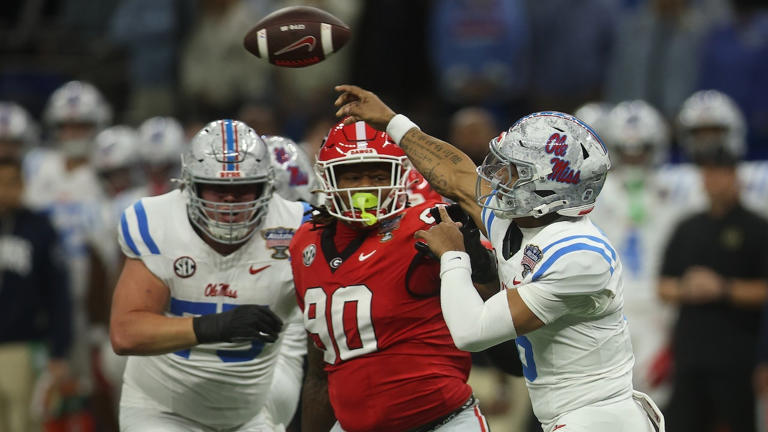 Lane Kiffin cashes in as former Ole Miss team advances in College ...