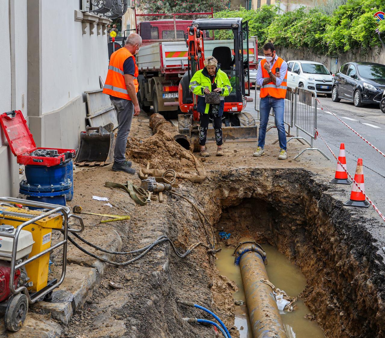 Maxi lavori alla fognatura. Via del Girone, stop auto
