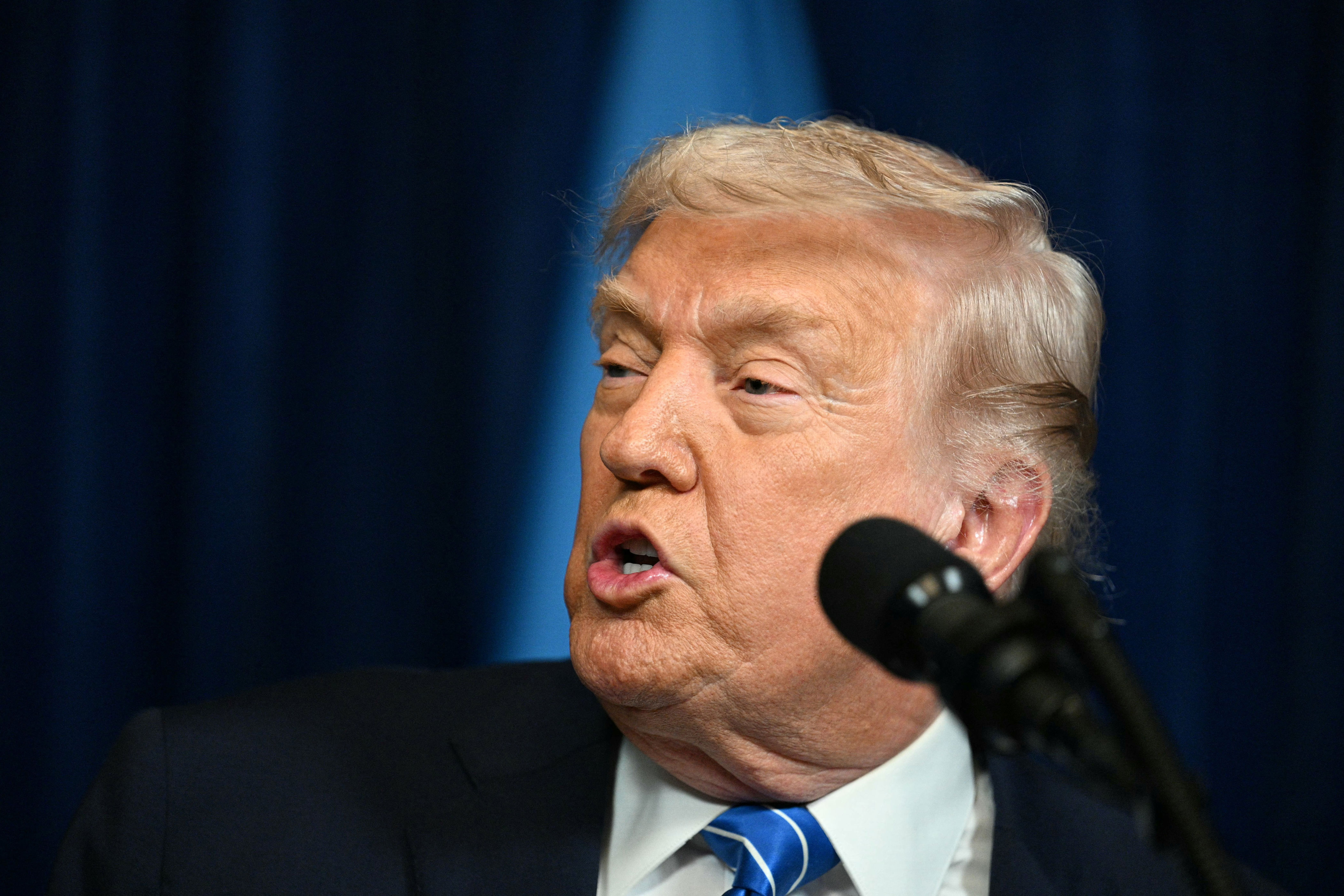 'Makes no sense to me': CNN doctor reveals 'hazard' of Trump's health ...