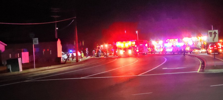 Hampton police: 1 killed, 3 injured in multi-vehicle crash