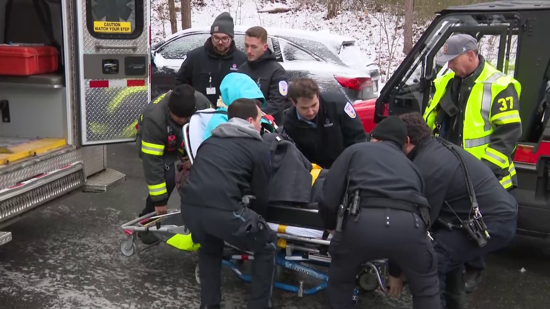 Hiker rescued after icy fall on the North Shore