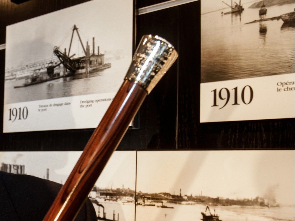 Port of Montreal awards gold-headed cane to first ship’s captain of 2026