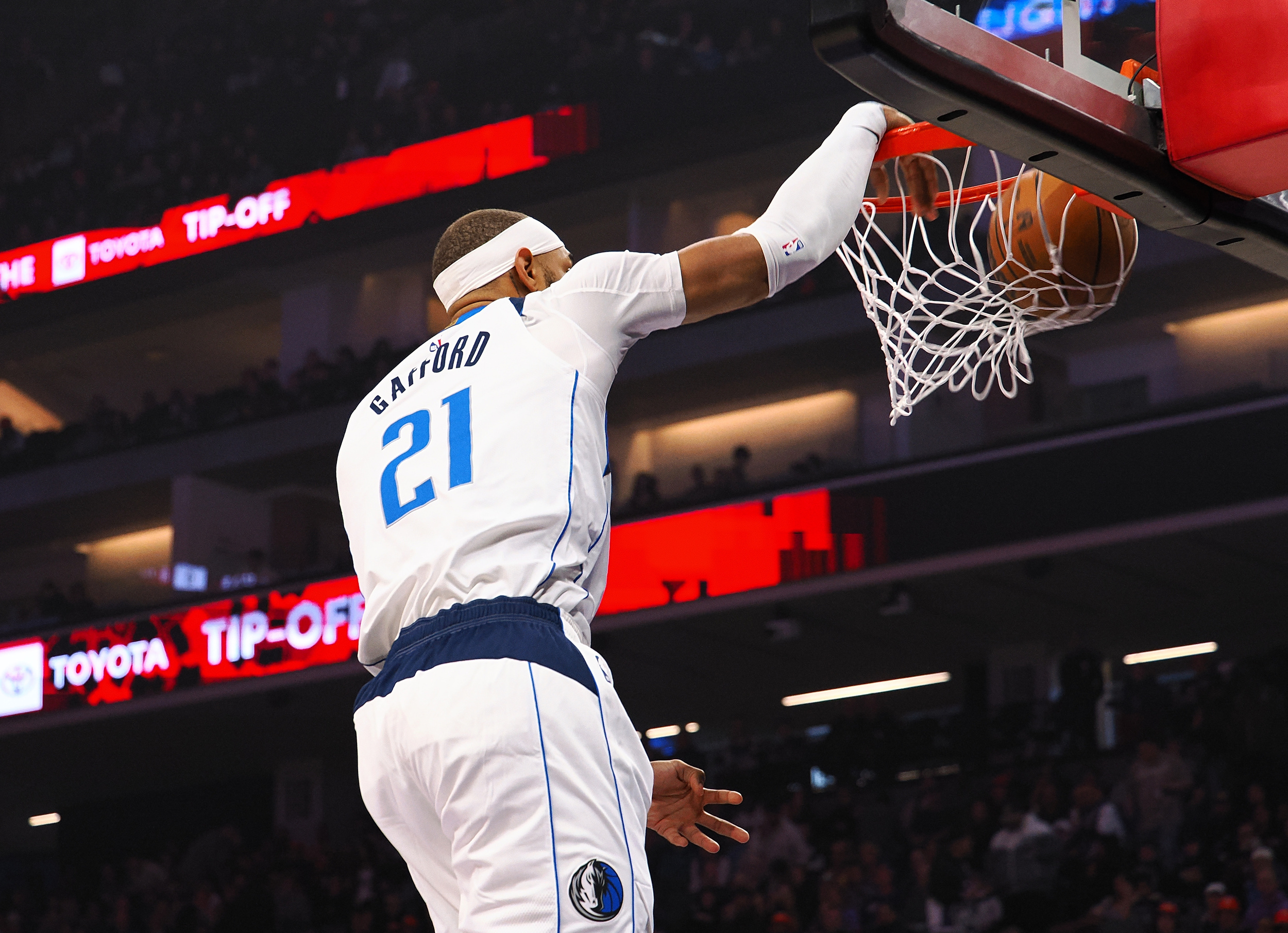 Report: Hawks express interest in Mavericks’ Daniel Gafford