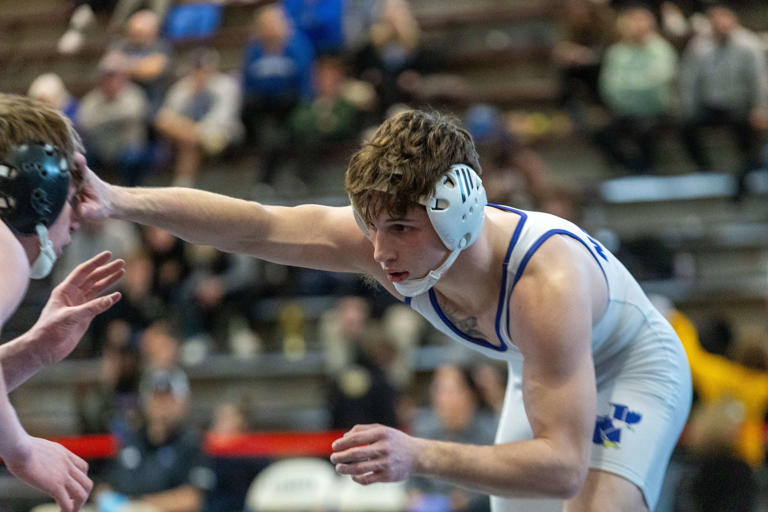 Team wrestling rankings for Dec. 31: Welcoming a newcomer