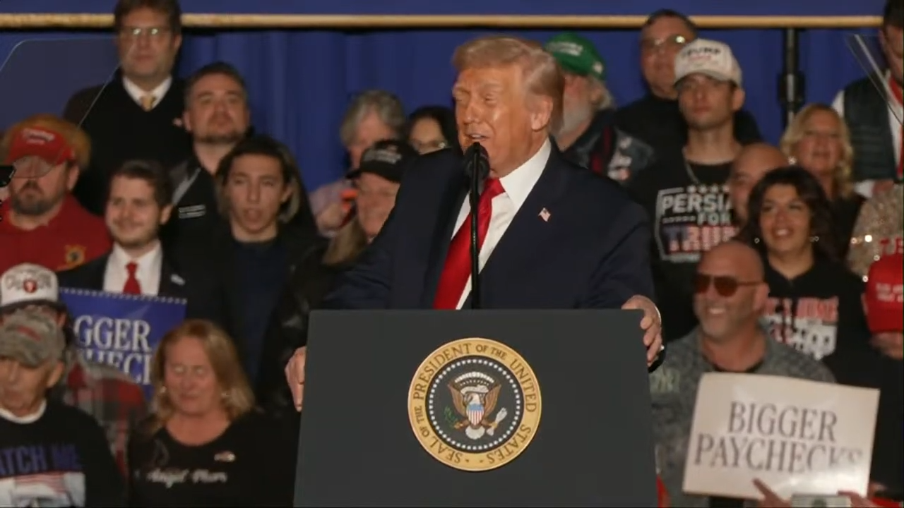 'I can't get rid of this guy': Trump calls out pesky GOP senator for ...