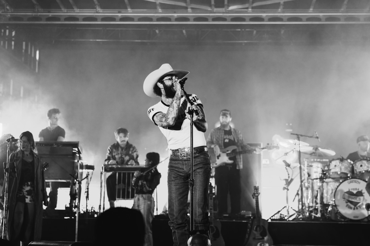 Post Malone’s New Year’s Eve tribute to a ‘90s country legend goes viral