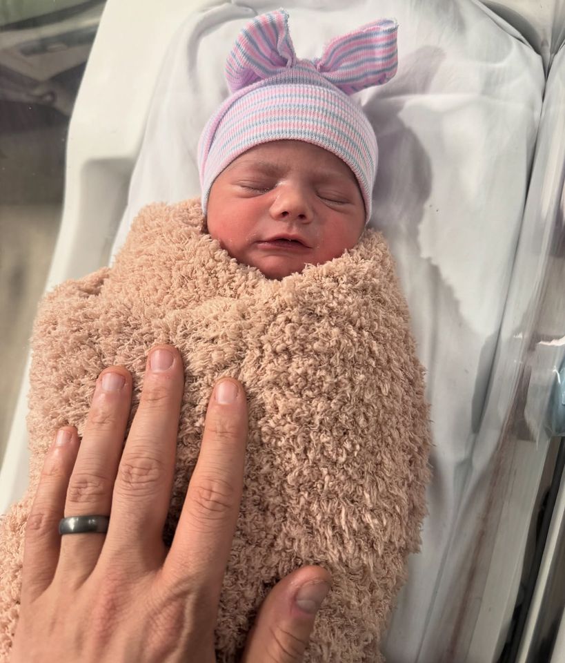 Country singer Devin Dawson and wife Leah welcome second baby girl ...