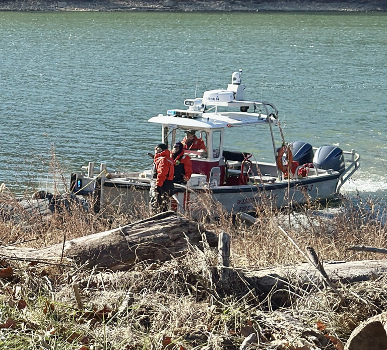 DC firefighters tackle New Year’s Day brush fire