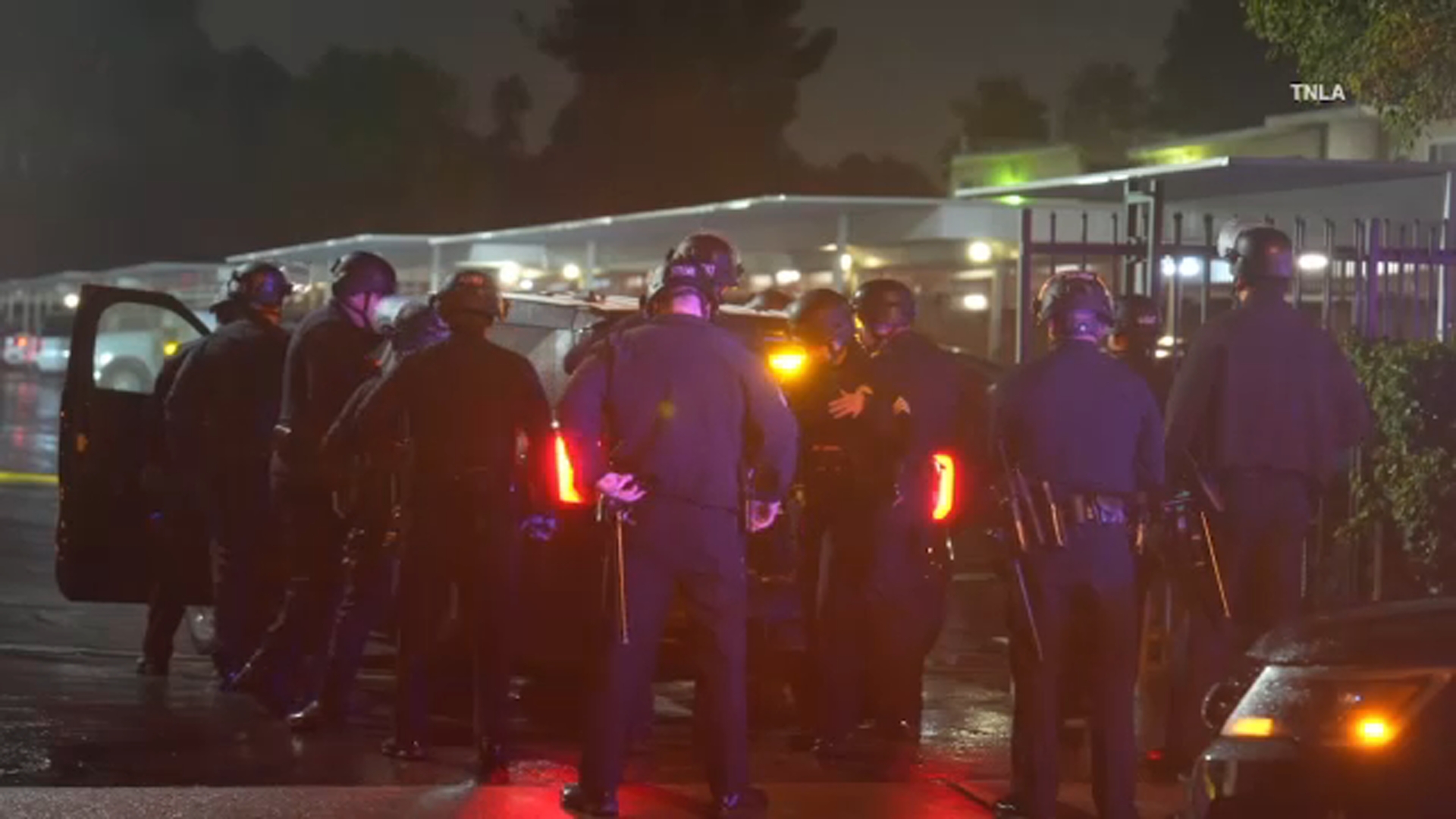 Off-duty ICE agent shoots, kills man allegedly armed with rifle in ...