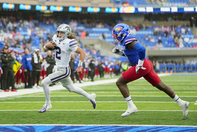 A 4th Kansas Jayhawks linebacker announces his intent to enter transfer ...