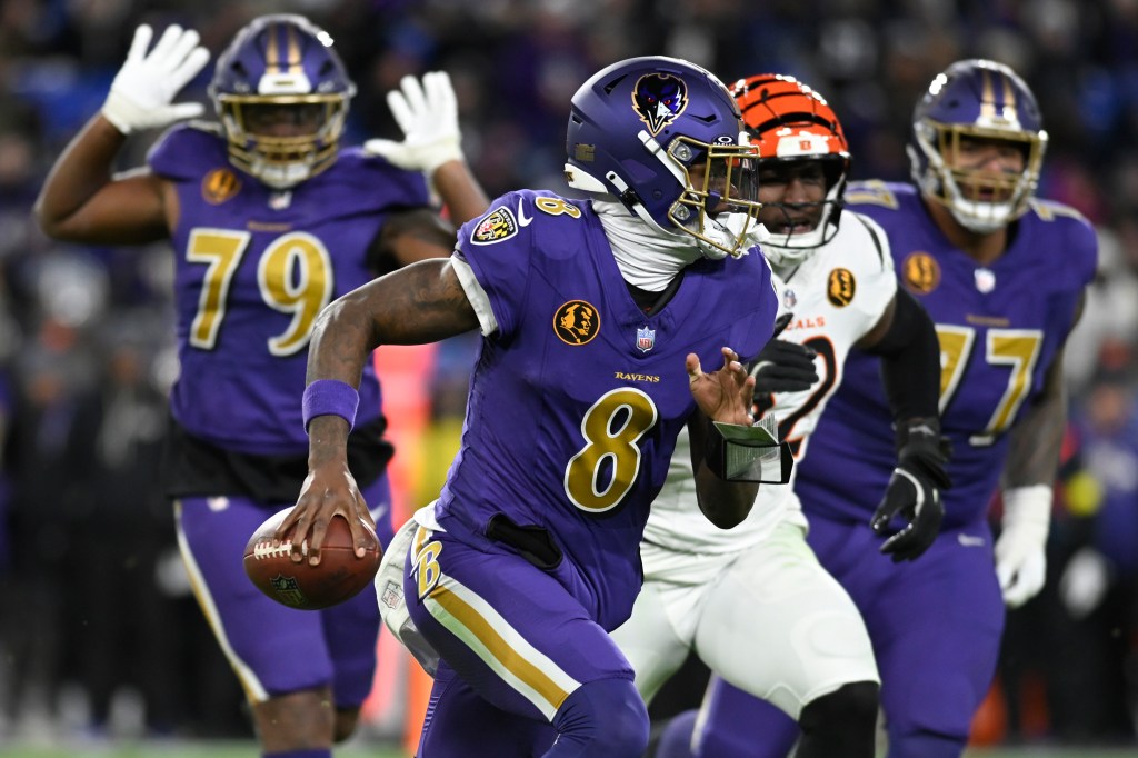 Lamar Jackson set to start for Ravens in massive 'SNF' showdown against ...