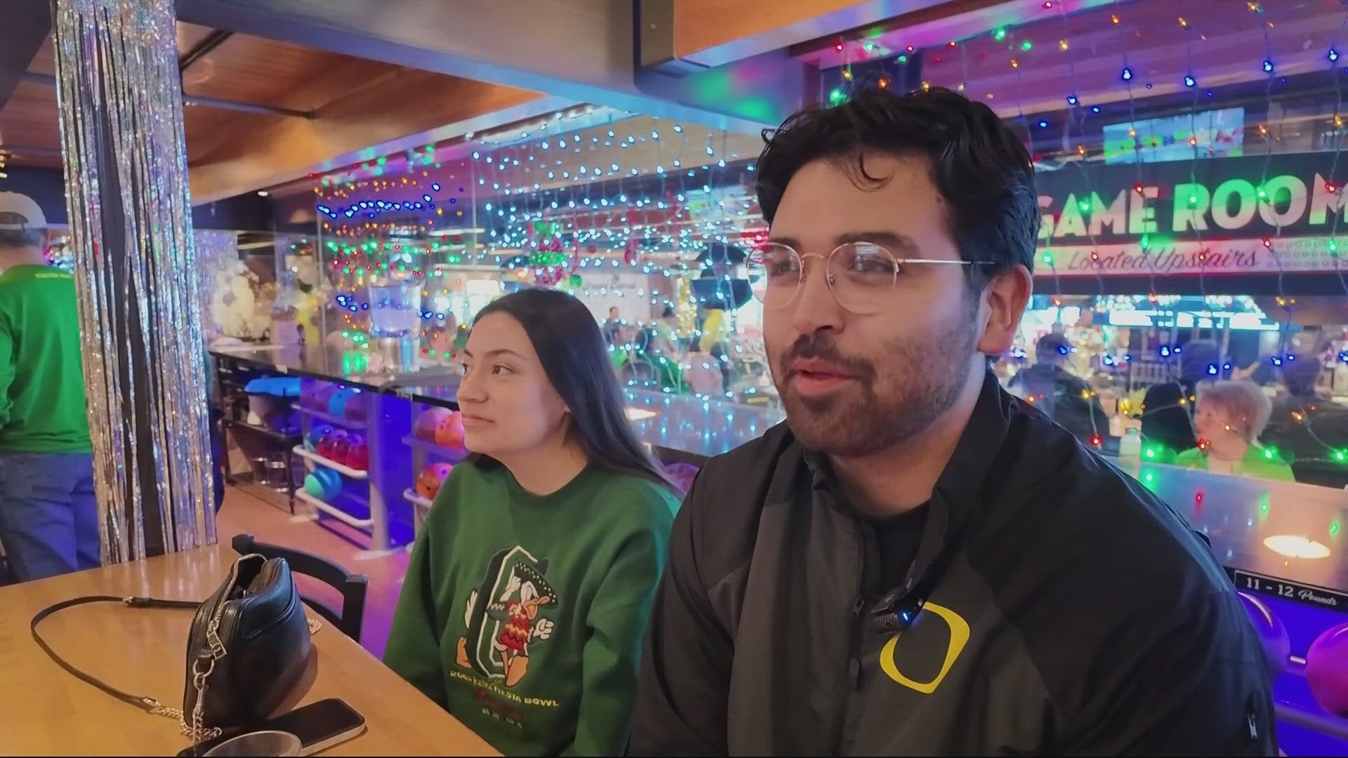 Fans in Portland cheer for Ducks