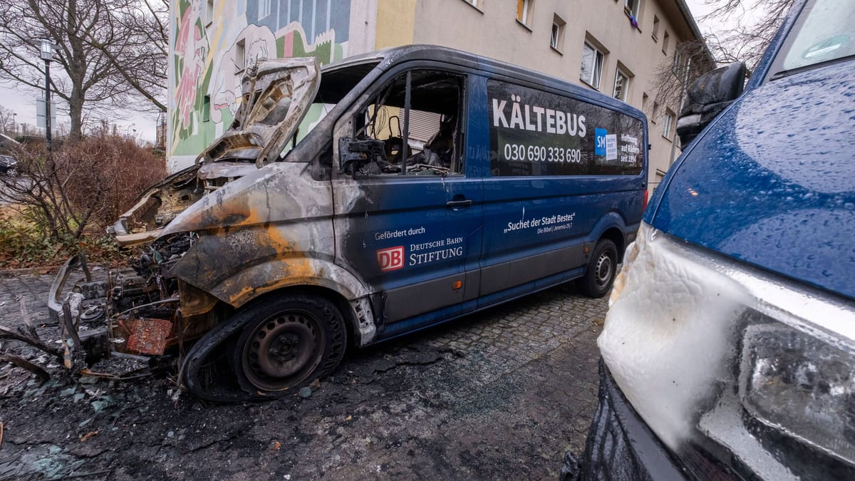 Wieder Kältebus in Berlin angezündet