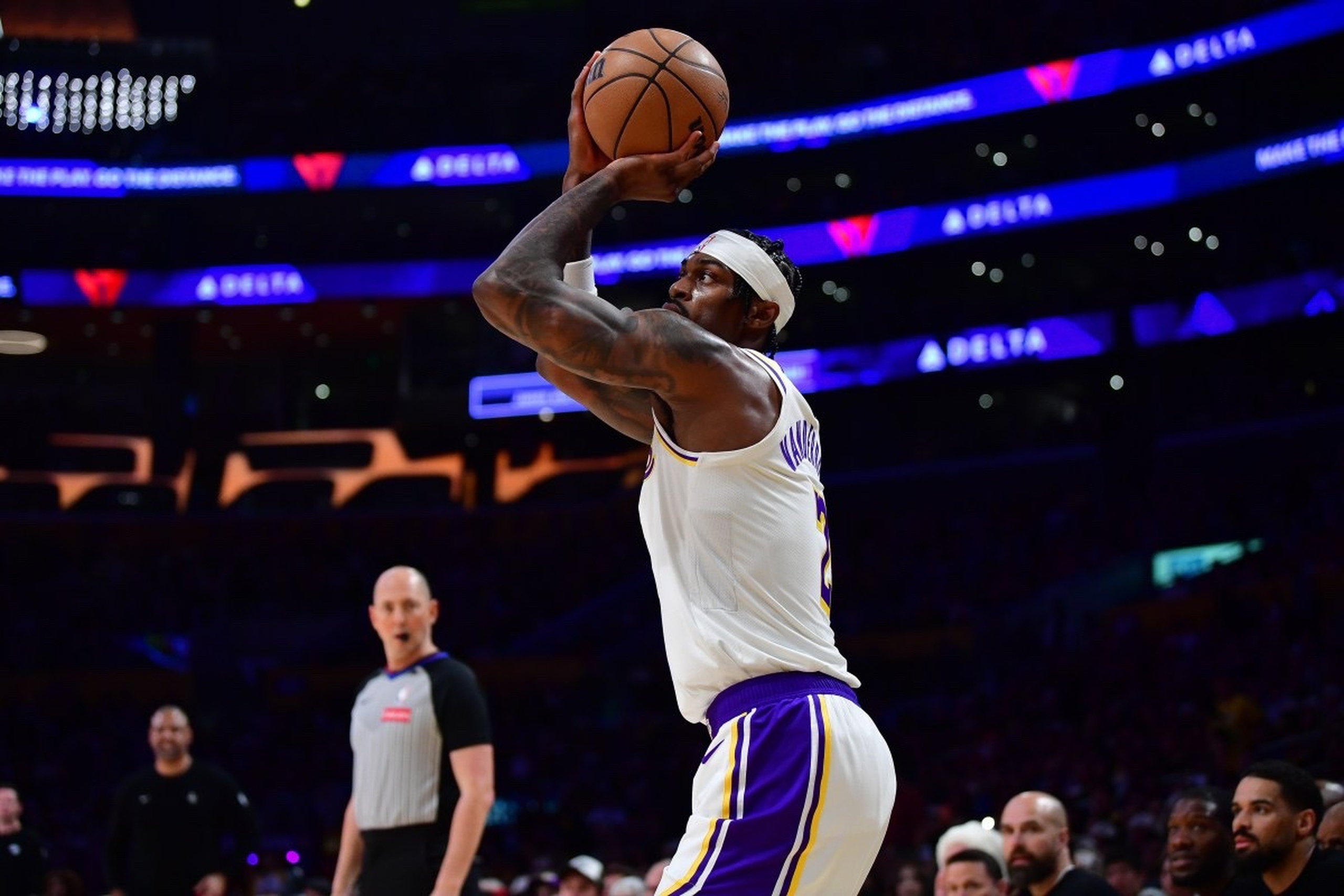 Lakers exploring trades for Dalton Knecht and Jarred Vanderbilt amid ...