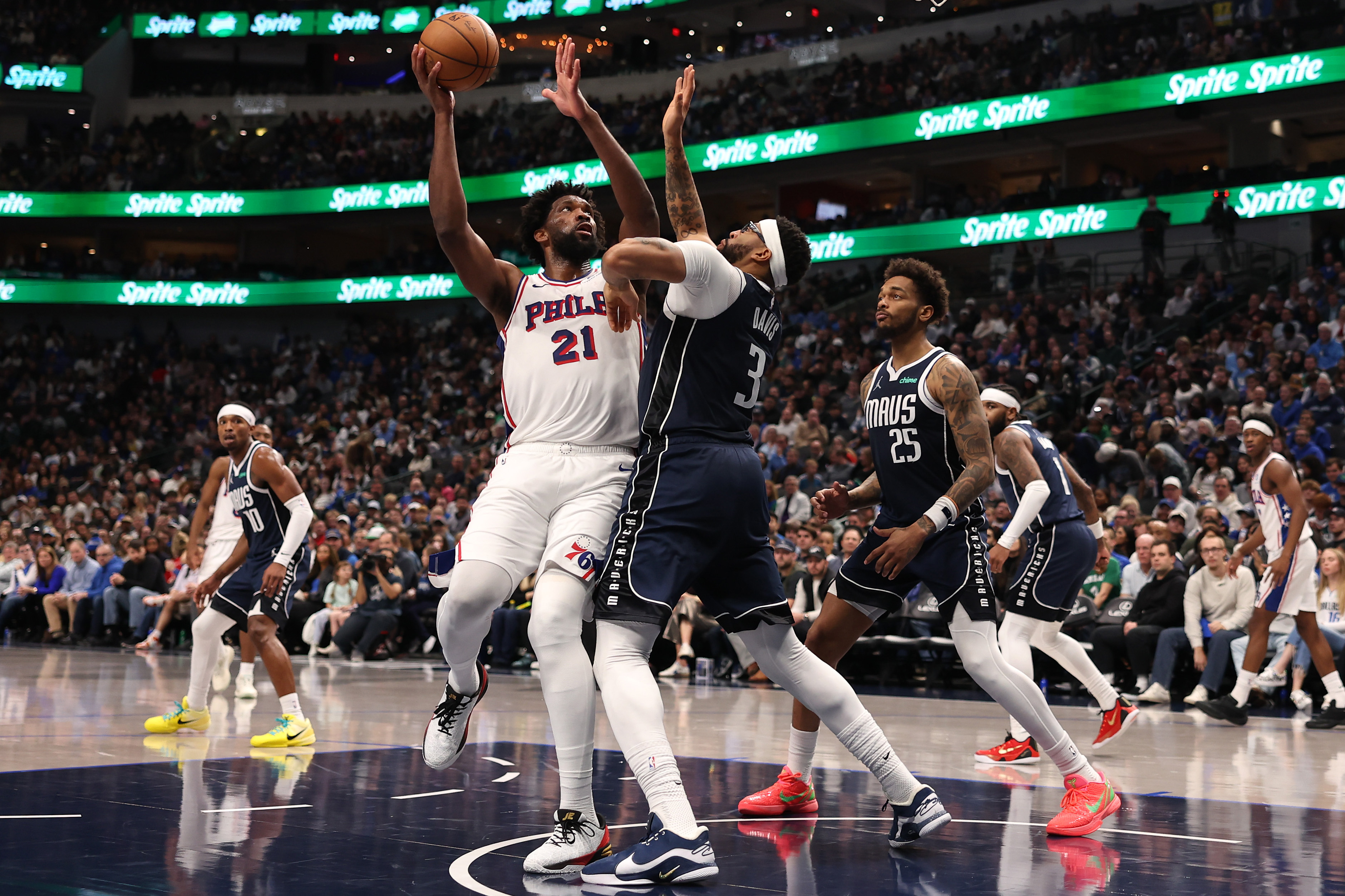 Sixers bell ringer: Hometown hero leads the way in Dallas