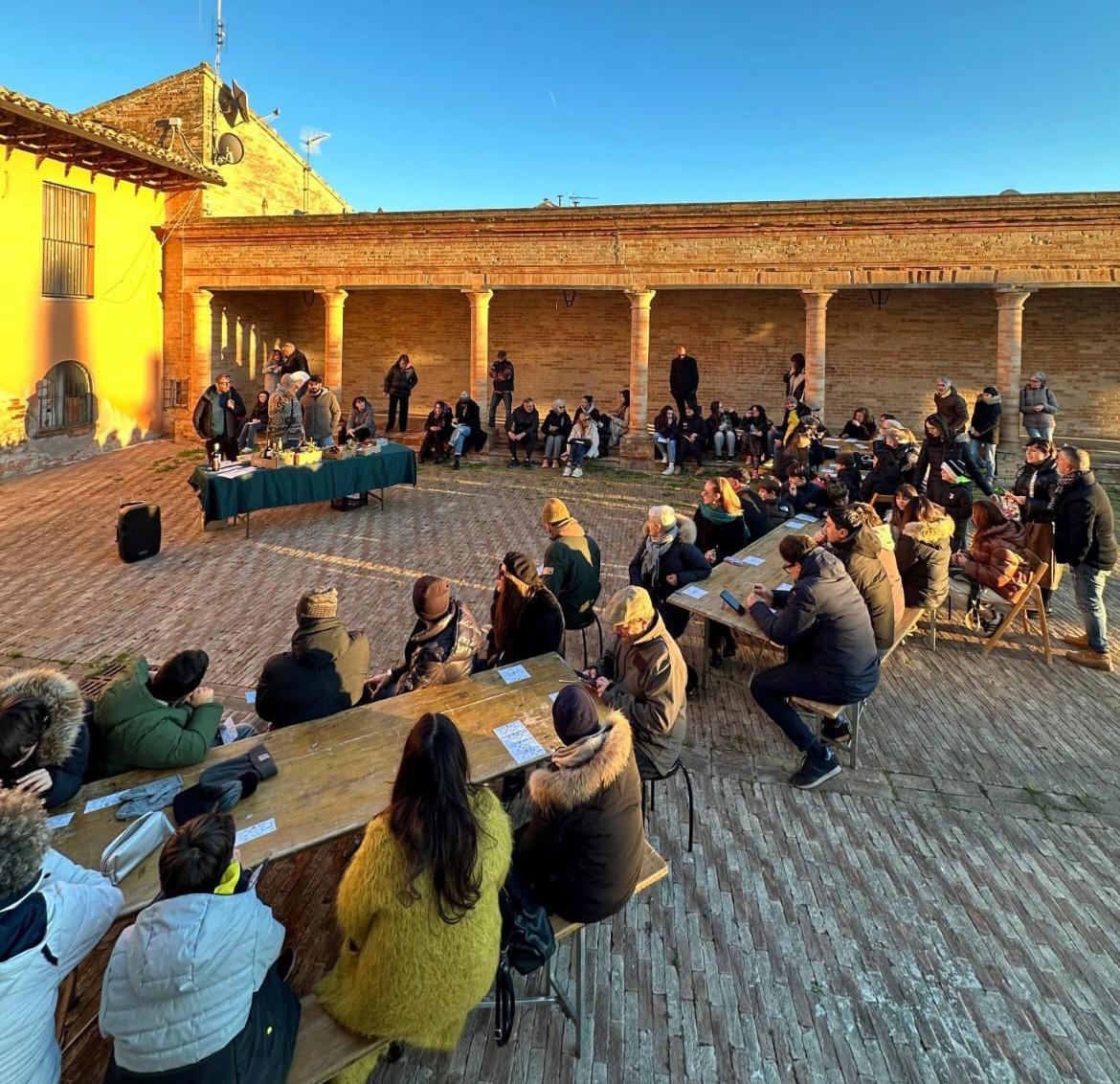 Tombola in cortile e Lombarelli a Palazzo Gigliucci