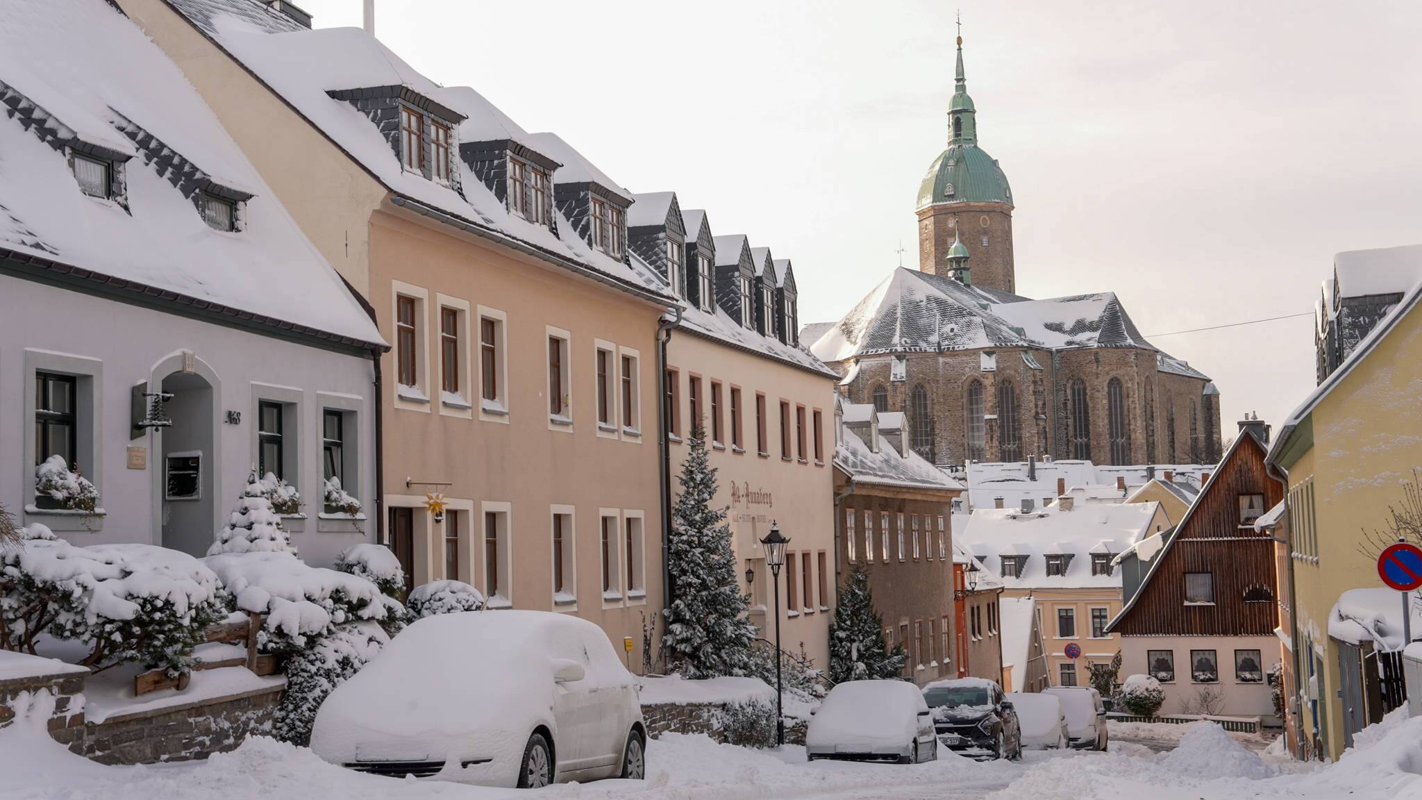 Weitere Schneeschauer angekündigt - Wetterdienst warnt vor Glätte und ...