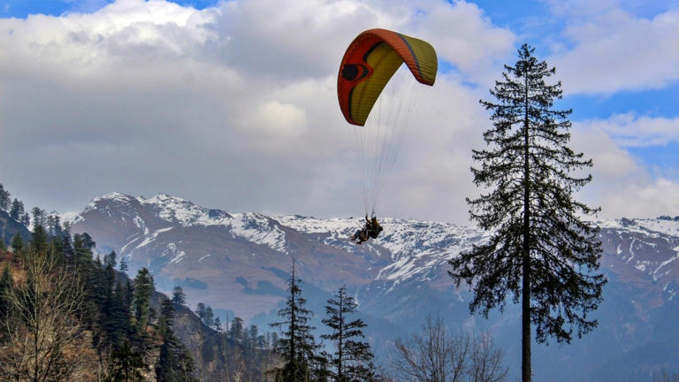 Why India's mountains are snowless even in January
