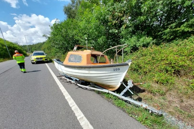 Bizarre moment a boat was found at the side of a Midlands road