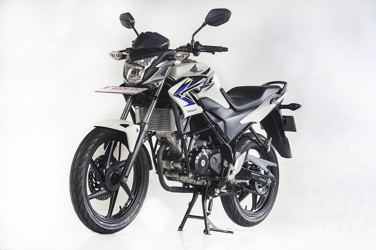 Honda CB150R 2014 tampilan sporty harga lebih murah dari Honda BeAT