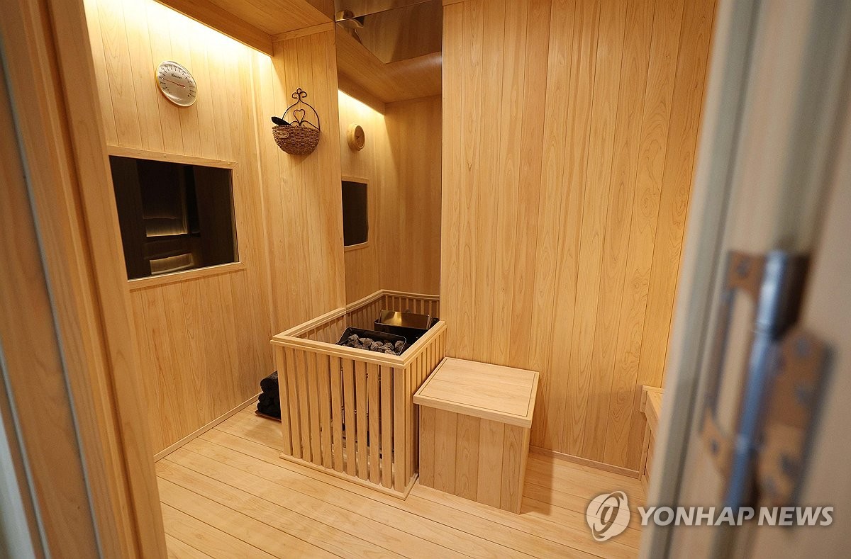 Ex-president Yoon's private sauna, bedroom at former office revealed