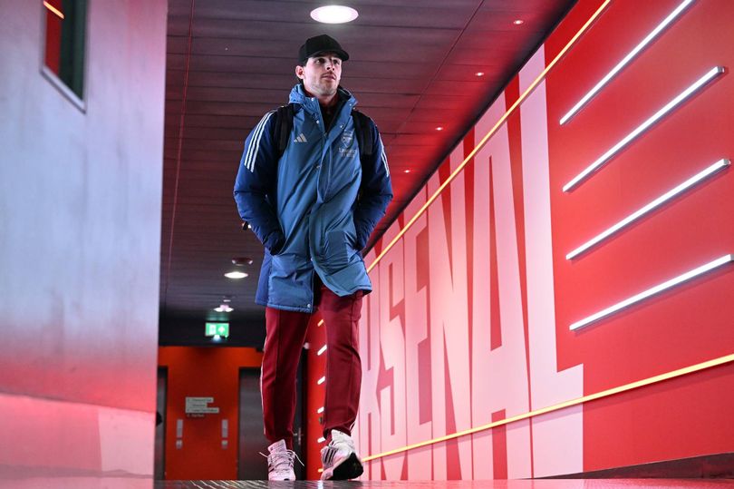 Declan Rice injury worry as Arsenal star seen gesturing to knee in footage