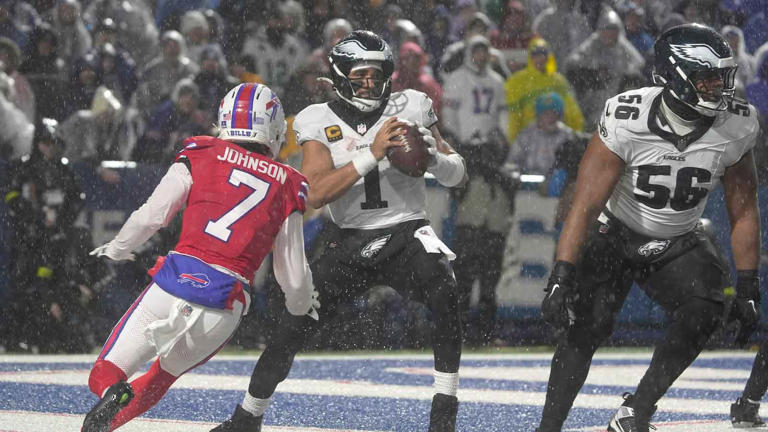 Offensive struggles hurt Eagles players just like they do fans