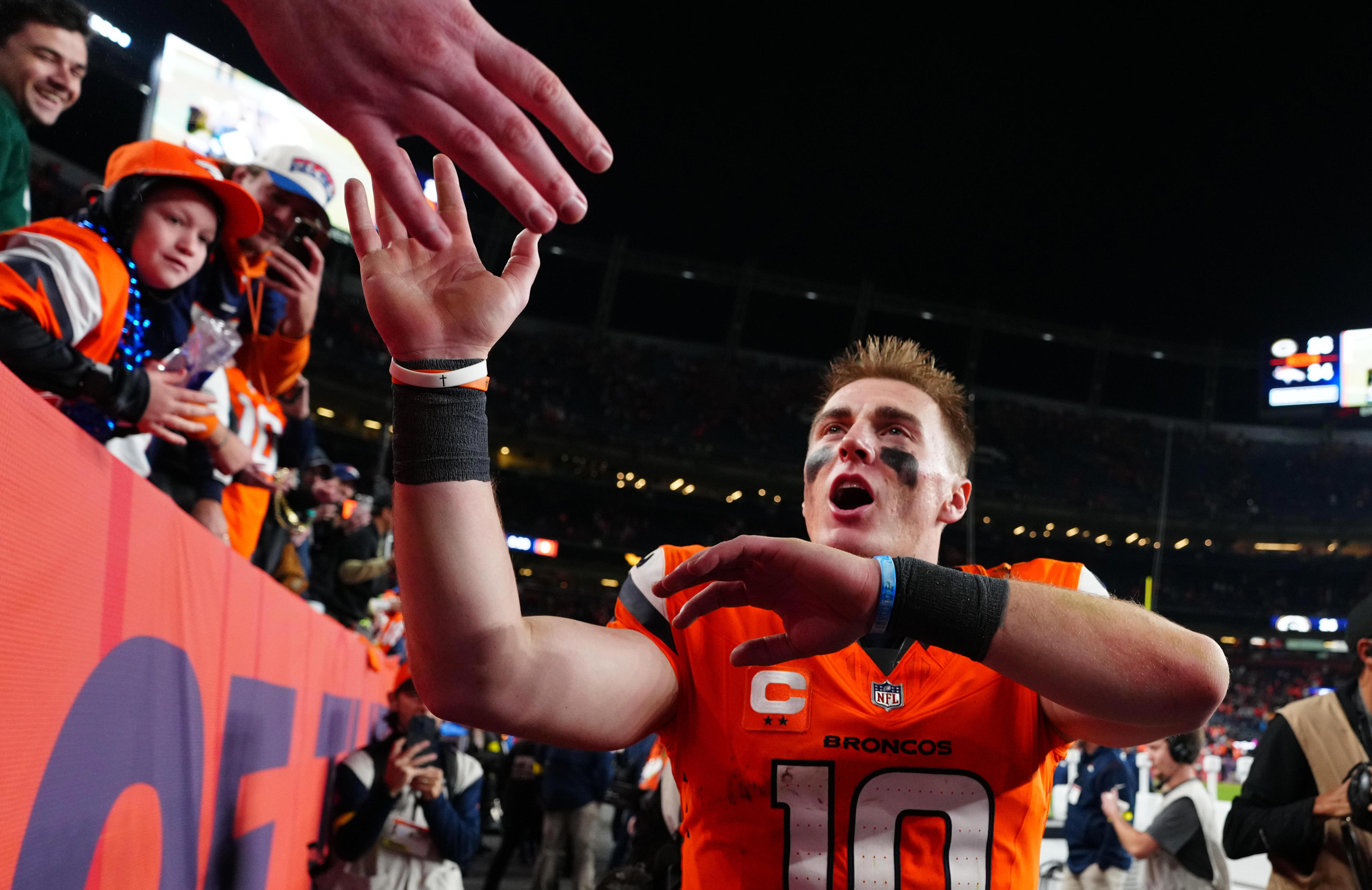 Bo Nix wants Broncos fans to take home-field advantage to the next level