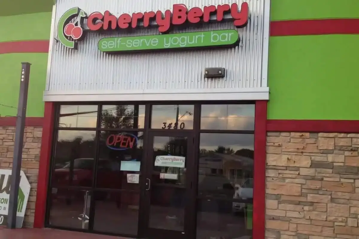 Cherry Berry menu prices with calories [updated 2026]