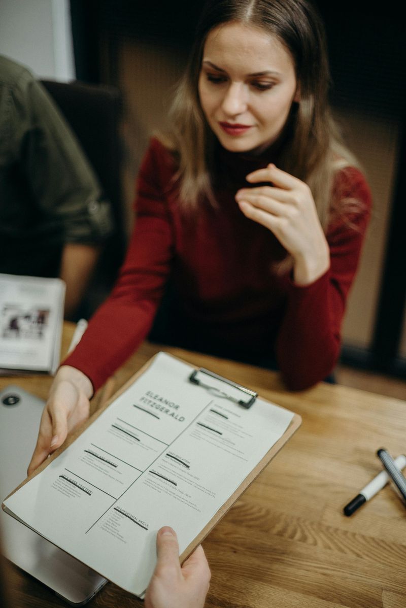 Avoid these 10 items at job interviews if you want to make a strong ...