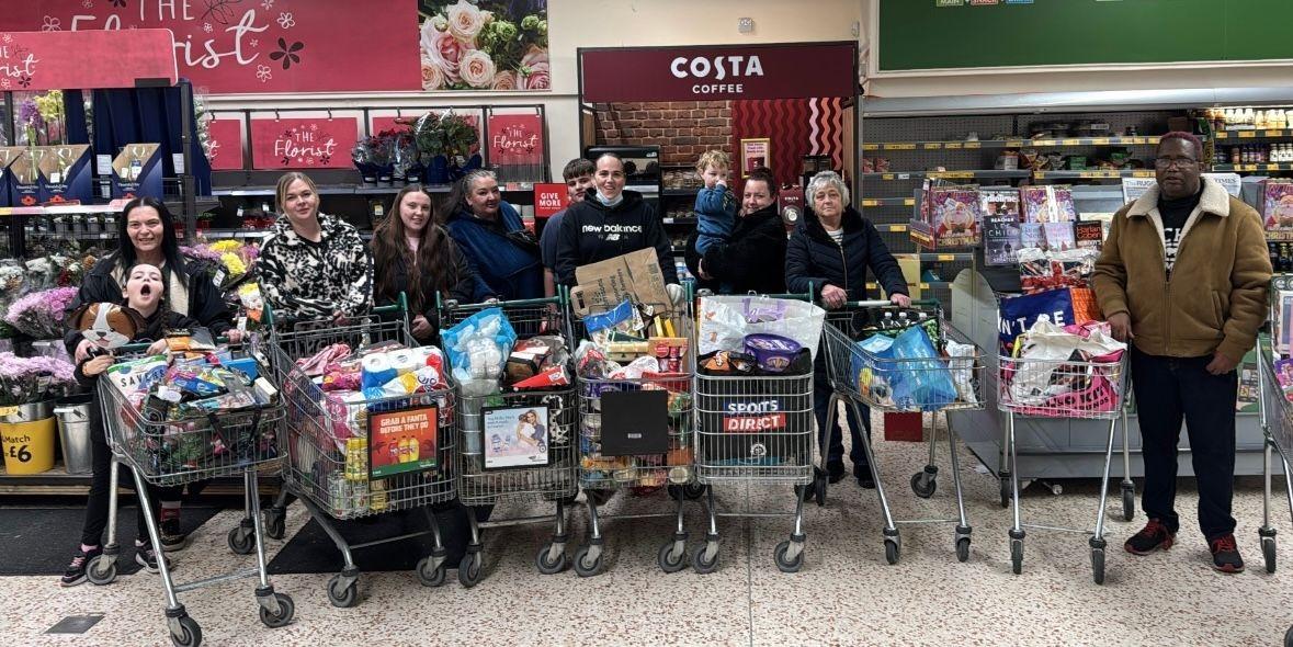 Worthing social media star takes local families Christmas shopping for ...