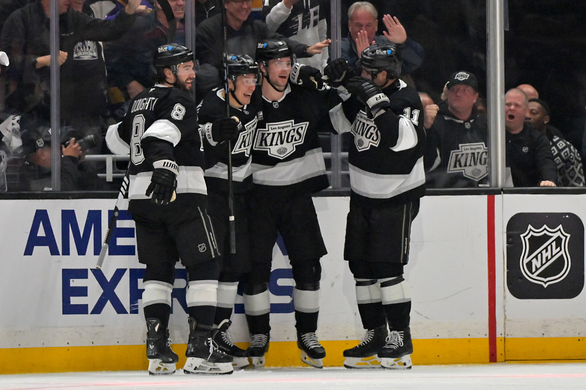Will Ferrell's behavior during Kings-Lightning game draws attention