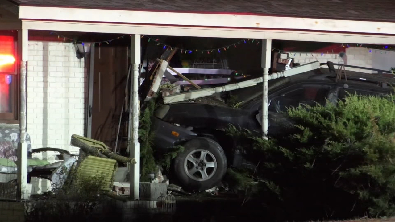 Driver crashes into Fayetteville home, arrest made