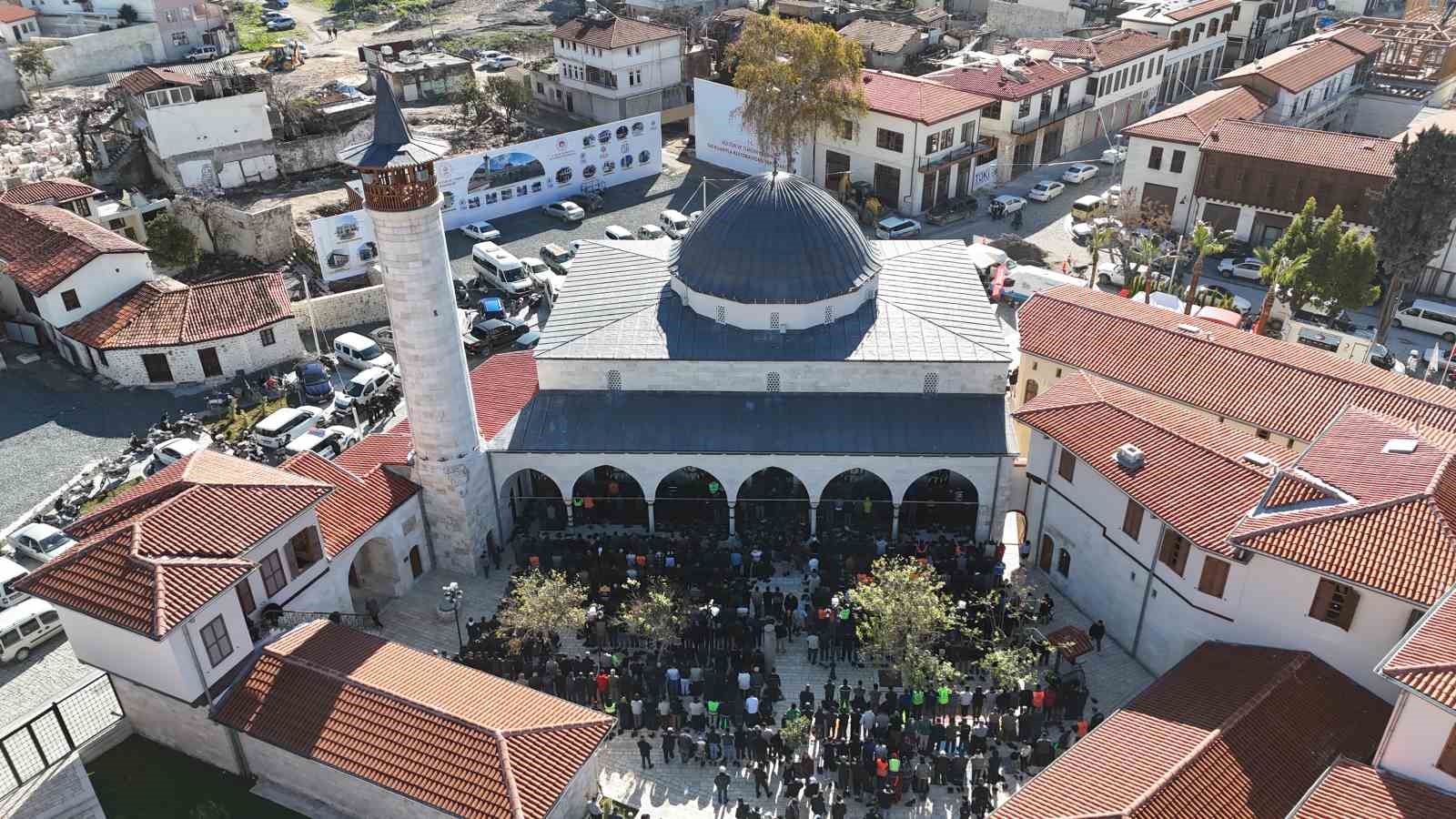 Asrın felaketinde yerle bir olan Habibi Neccar Camii’nde 6 Şubat’ın ...