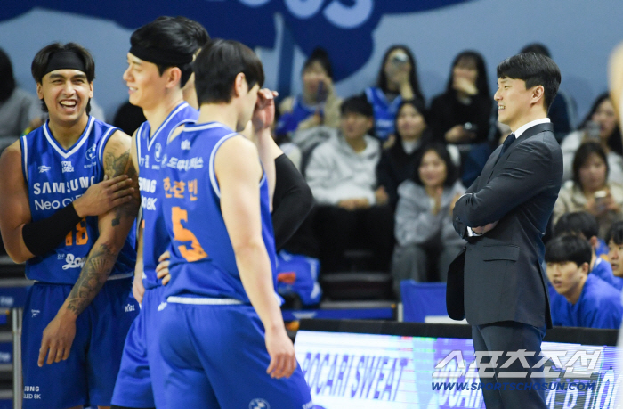 Samsung manager Kim Hyo-beom, let's laugh after 5 consecutive losses