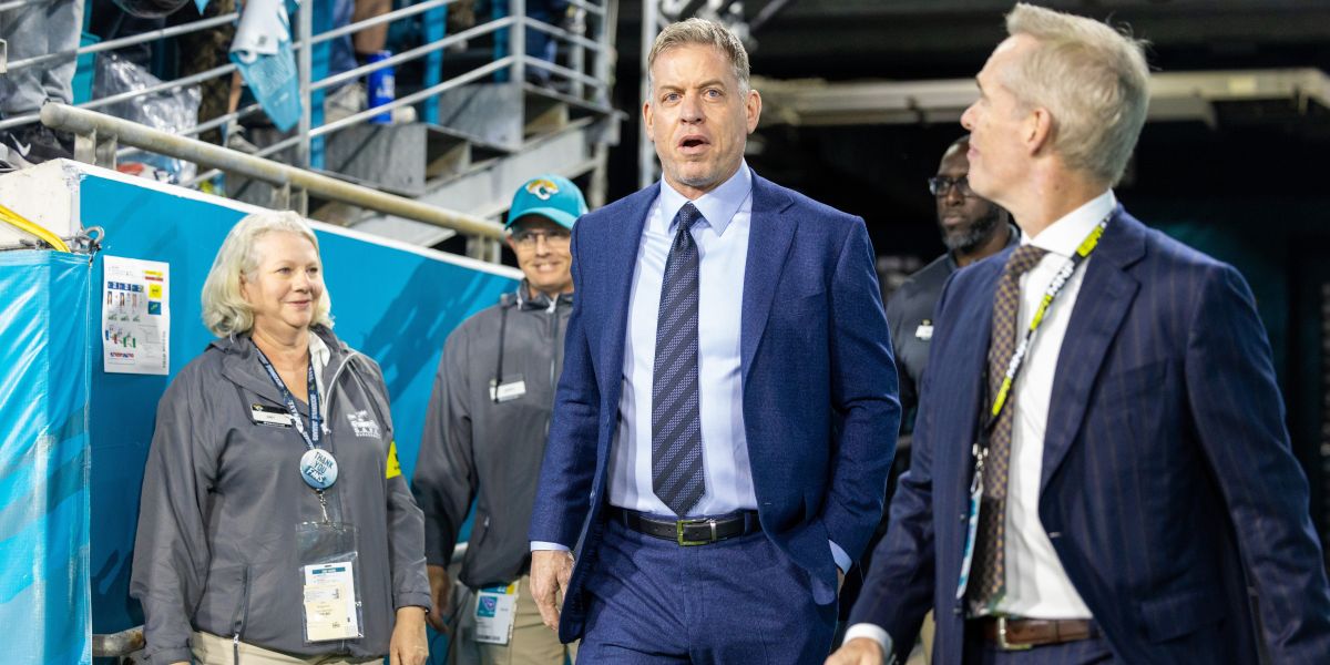 Dolphins turn to broadcasting legend in surprising front office move