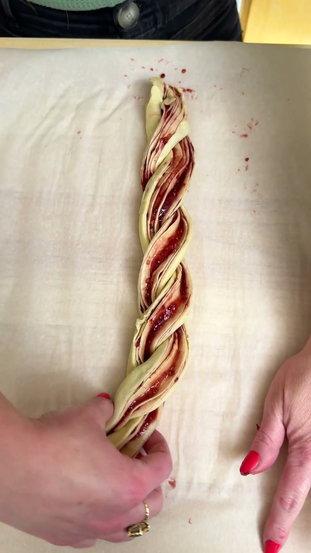 Raspberry puff pastry treat! Easy, cozy, winter time treat! #puffpastry ...