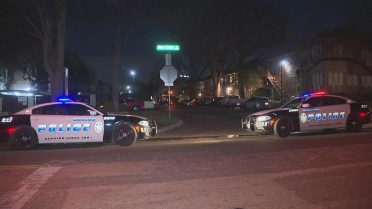 Man killed in Dallas auto-ped crash, driver arrested for DUI, police say