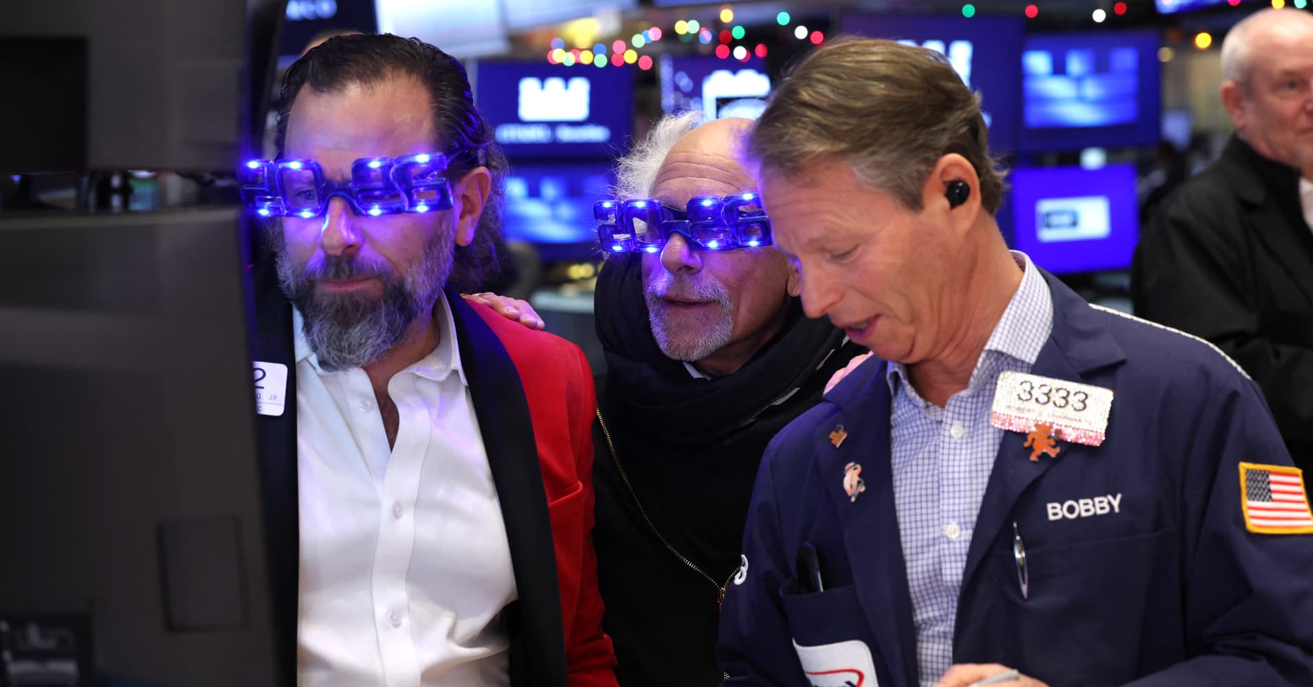 Buffett hands over the reins, the stock market's losing streak, airline ...