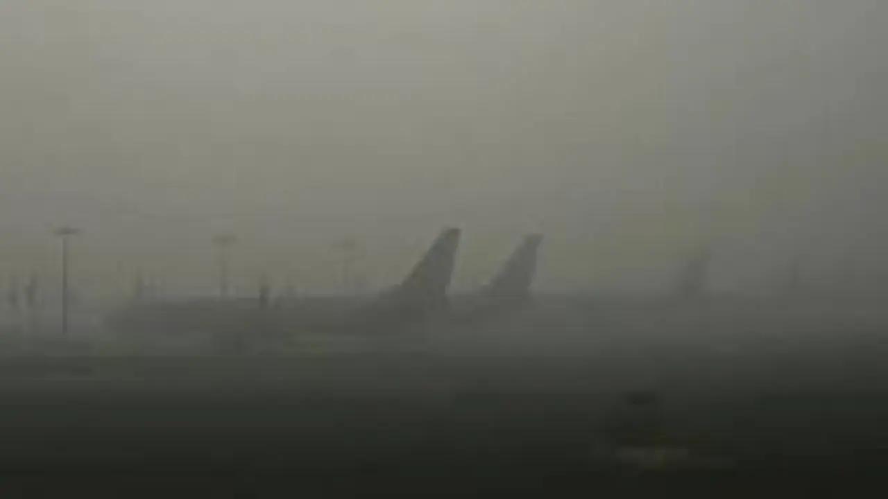 Fog disrupt flight operations at Delhi airport, 66 flights cancelled