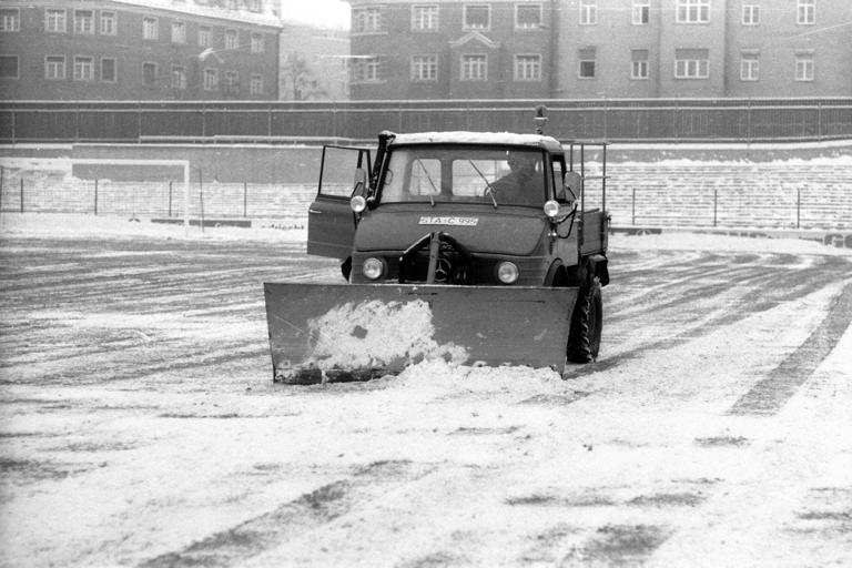 12 melancholische Winter-Fotos aus dem geteilten Berlin