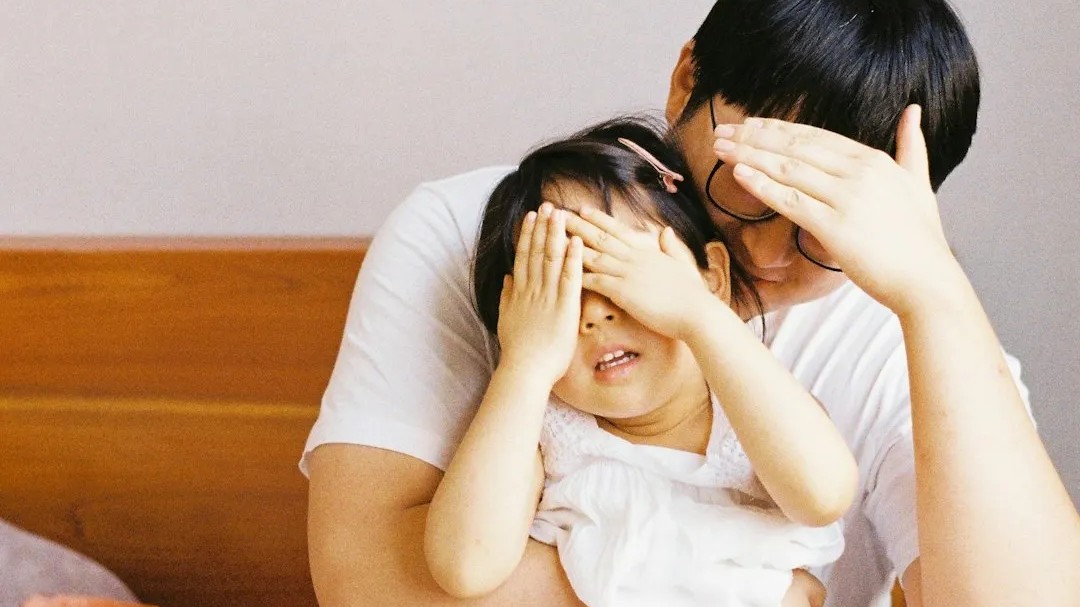 5 Parenting Trends That Child Psychologists Are Desperately Warning Against