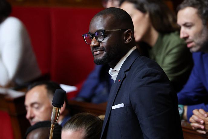 Carlos Martens Bilongo, député LFI, critiqué pour avoir évoqué une ...