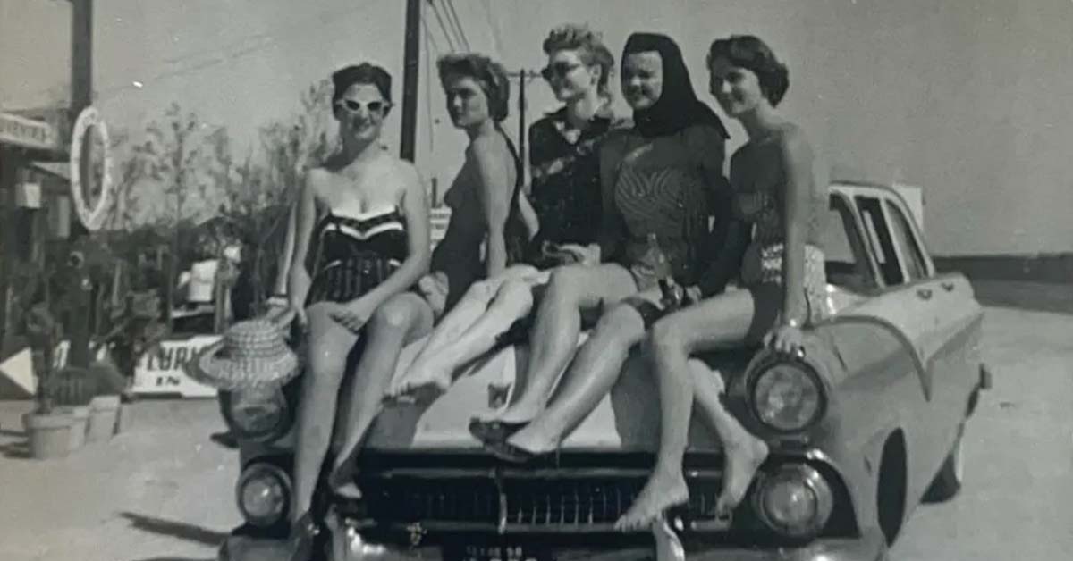 21 photos examining the vibrant life of the 1950s