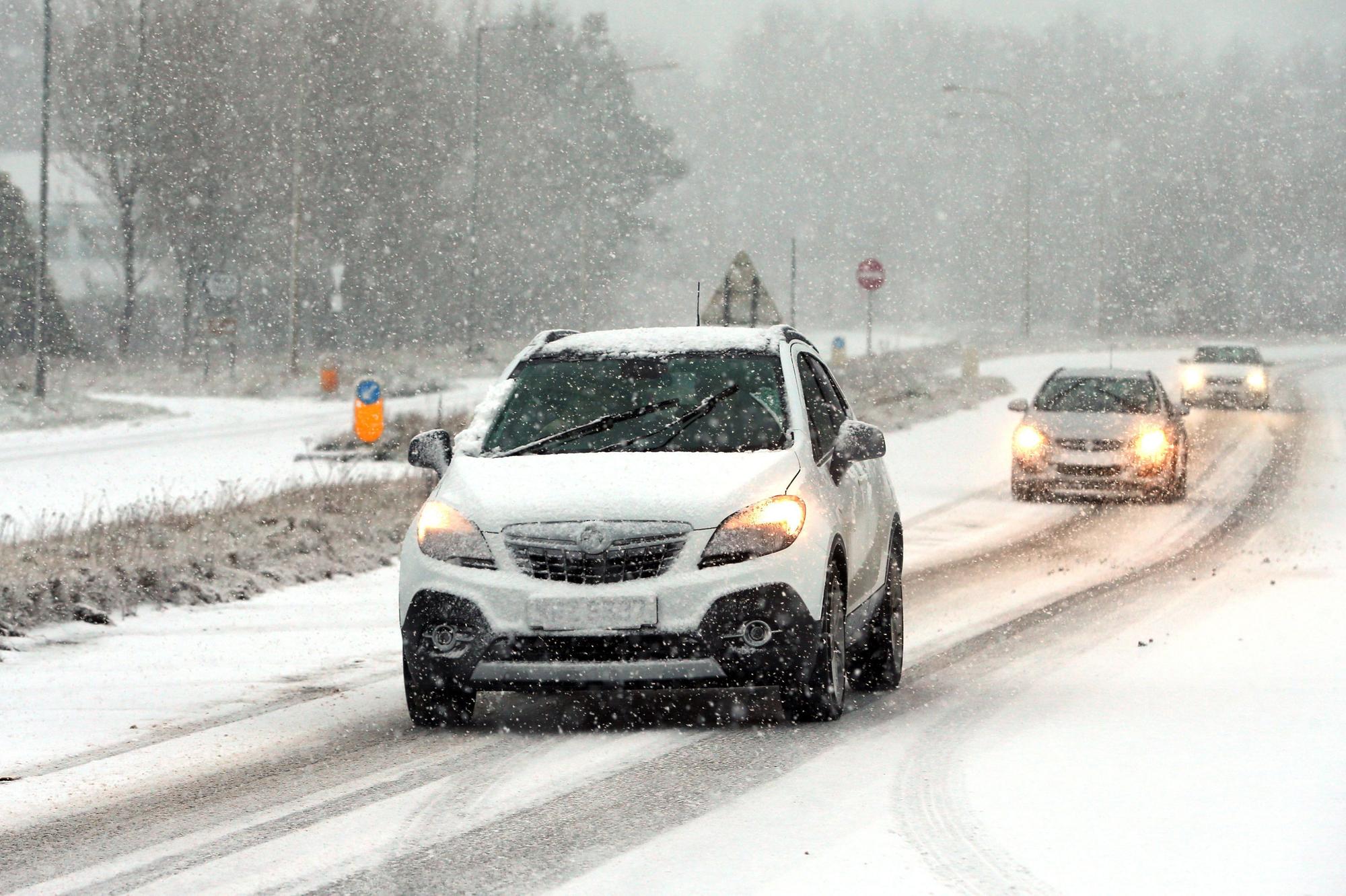 Northern Ireland weather: PSNI warn of treacherous weather conditions ...