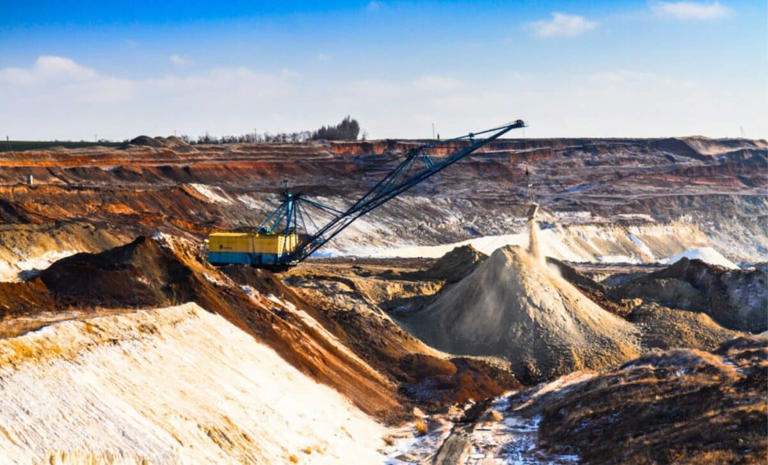 Geologists uncover Earth’s largest iron ore deposit ever recorded ...